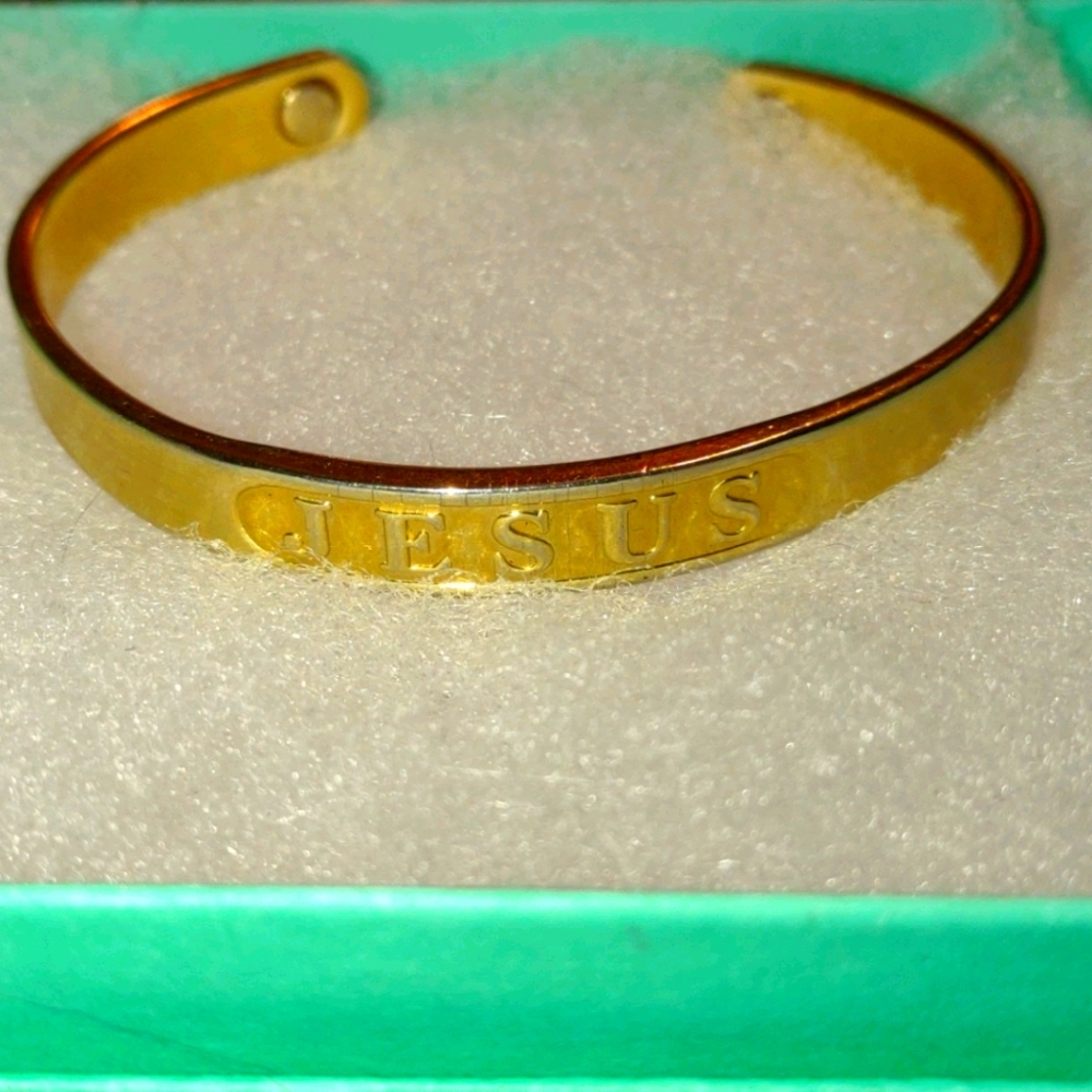 Exquisite Gold Magnetic Vintage Jesus Bracelet - Gem